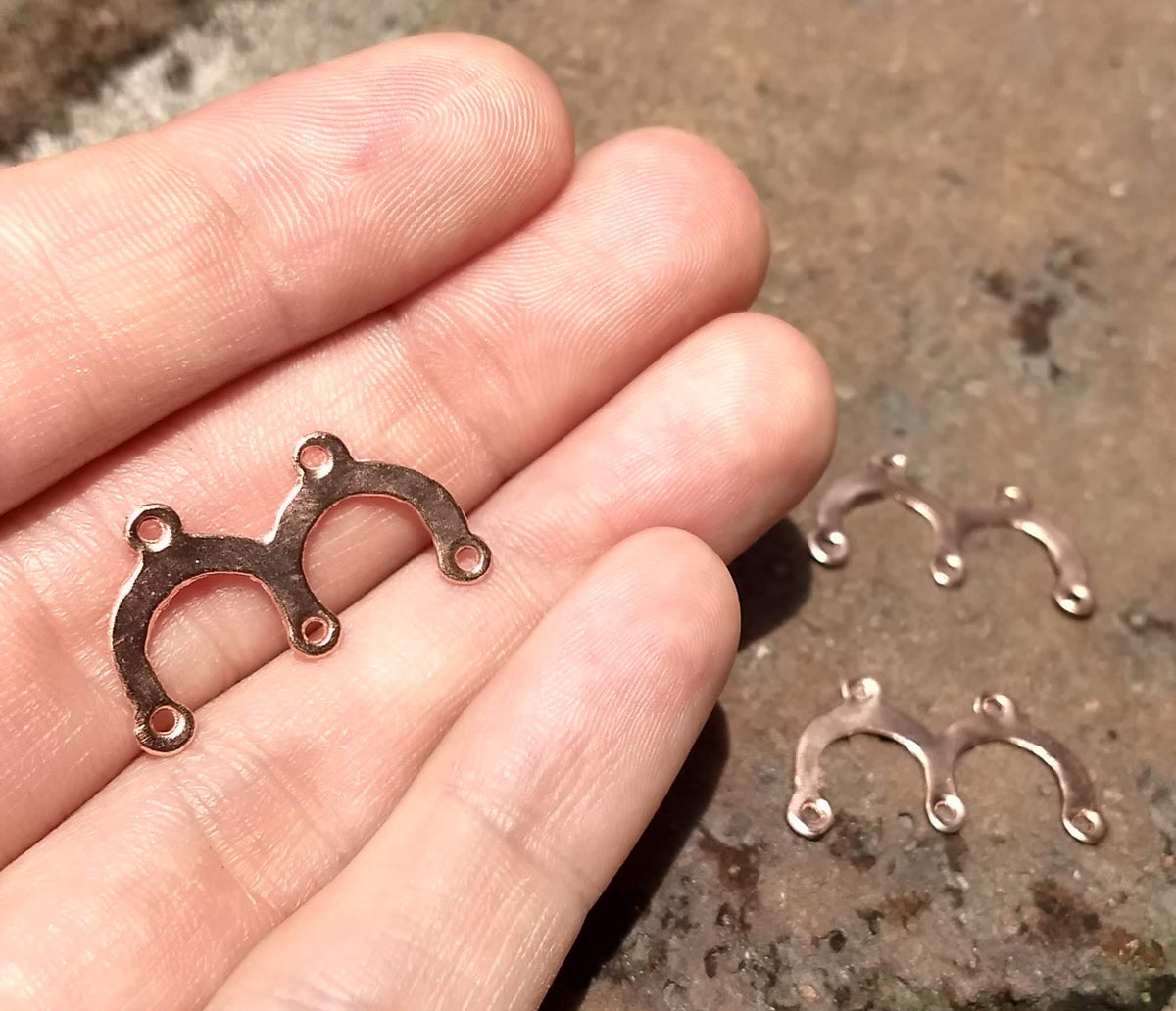 M Shaped Connector - Two to Three Finding - Supply Diva