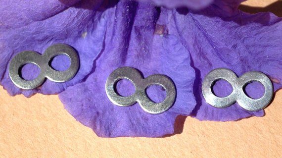 Tiny metal Infinity Loop Blanks, Thick - Supply Diva